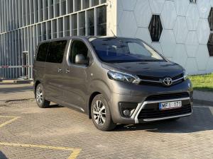 Grey Toyota proace-verso 2022 in Vilnius, with an engine capacity of 2.00 L and mileage of 122 thousand km for 27900 €, photo 4 on AUTOMOTO.COM.LV