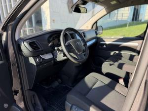Grey Toyota proace-verso 2022 in Vilnius, with an engine capacity of 2.00 L and mileage of 122 thousand km for 27900 €, photo 8 on AUTOMOTO.COM.LV