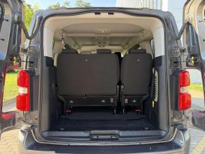 Grey Toyota proace-verso 2022 in Vilnius, with an engine capacity of 2.00 L and mileage of 122 thousand km for 27900 €, photo 10 on AUTOMOTO.COM.LV