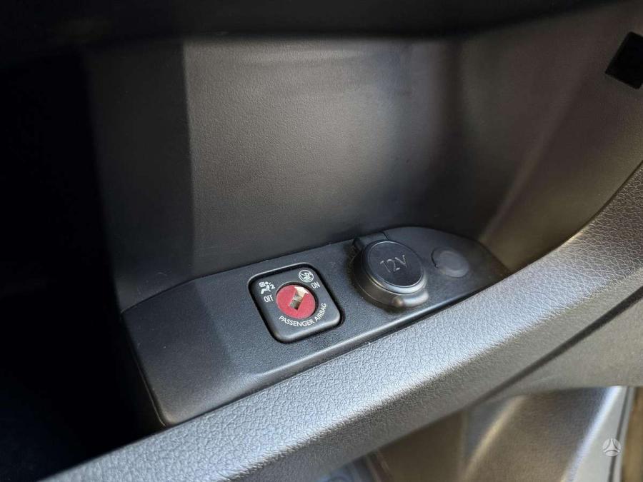Grey Toyota proace-verso 2022 in Vilnius, with an engine capacity of 2.00 L and mileage of 122 thousand km for 27900 €, photo 19 on AUTOMOTO.COM.LV