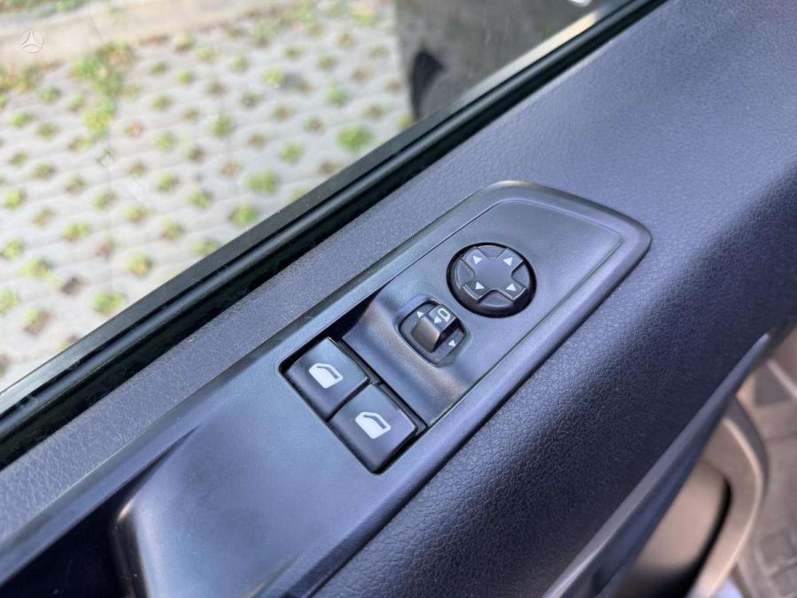 Grey Toyota proace-verso 2022 in Vilnius, with an engine capacity of 2.00 L and mileage of 122 thousand km for 27900 €, photo 27 on AUTOMOTO.COM.LV