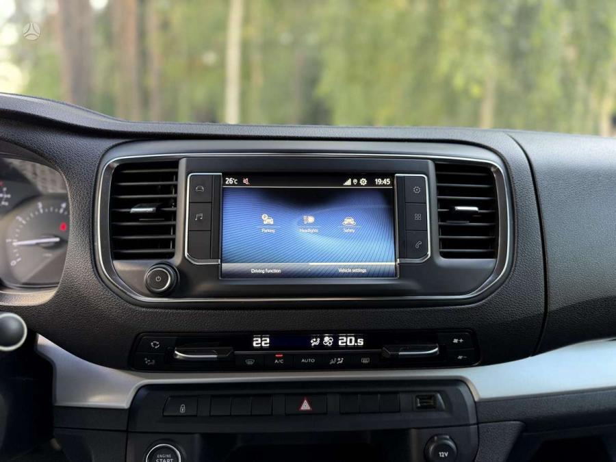 Grey Toyota proace-verso 2022 in Vilnius, with an engine capacity of 2.00 L and mileage of 122 thousand km for 27900 €, photo 31 on AUTOMOTO.COM.LV