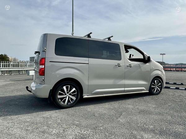 Pelēks Toyota proace-verso 2019 Viļņa, ar dzinēja tilpumu 2.00 L un nobraukumu 166 tūkst. km par 22000 €, foto 5 vietnē AUTOMOTO.COM.LV