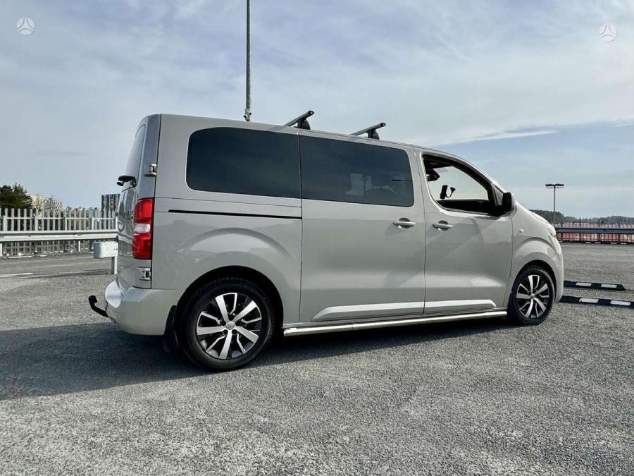 Grey Toyota proace-verso 2019 in Vilnius, with an engine capacity of 2.00 L and mileage of 166 thousand km for 22000 €, photo 6 on AUTOMOTO.COM.LV