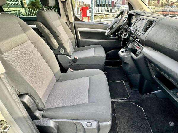 Pelēks Toyota proace-verso 2019 Viļņa, ar dzinēja tilpumu 2.00 L un nobraukumu 166 tūkst. km par 22000 €, foto 9 vietnē AUTOMOTO.COM.LV