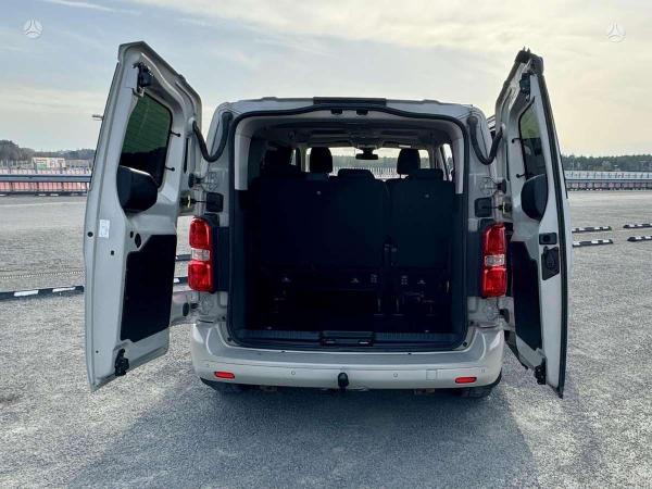 Pelēks Toyota proace-verso 2019 Viļņa, ar dzinēja tilpumu 2.00 L un nobraukumu 166 tūkst. km par 22000 €, foto 10 vietnē AUTOMOTO.COM.LV