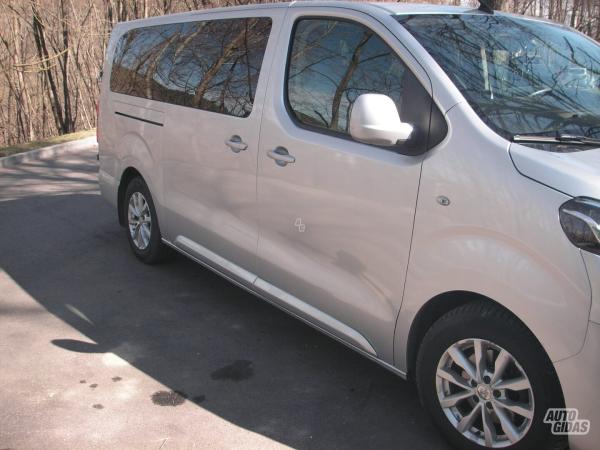 Pelēks Toyota proace-verso 2019 Viļņa, ar dzinēja tilpumu 2.00 L un nobraukumu 154 tūkst. km par 19990 €, foto 3 vietnē AUTOMOTO.COM.LV