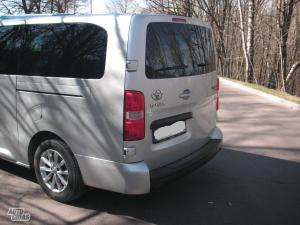 Pelēks Toyota proace-verso 2019 Viļņa, ar dzinēja tilpumu 2.00 L un nobraukumu 154 tūkst. km par 19990 €, foto 4 vietnē AUTOMOTO.COM.LV