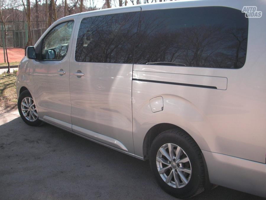 Pelēks Toyota proace-verso 2019 Viļņa, ar dzinēja tilpumu 2.00 L un nobraukumu 154 tūkst. km par 19990 €, foto 5 vietnē AUTOMOTO.COM.LV