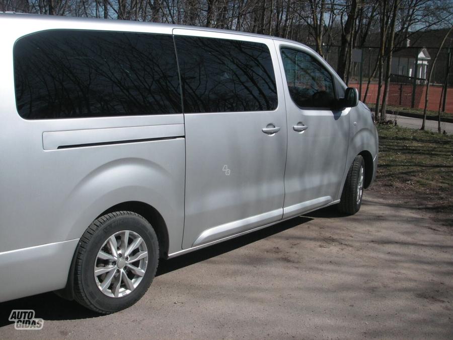 Pelēks Toyota proace-verso 2019 Viļņa, ar dzinēja tilpumu 2.00 L un nobraukumu 154 tūkst. km par 19990 €, foto 8 vietnē AUTOMOTO.COM.LV