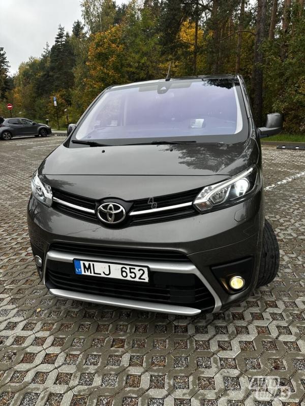 Grey Toyota proace-verso 2019 in Vilnius, with an engine capacity of 2.00 L and mileage of 260 thousand km for 20600 €, photo 3 on AUTOMOTO.COM.LV