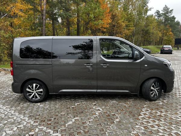 Grey Toyota proace-verso 2019 in Vilnius, with an engine capacity of 2.00 L and mileage of 260 thousand km for 20600 €, photo 4 on AUTOMOTO.COM.LV