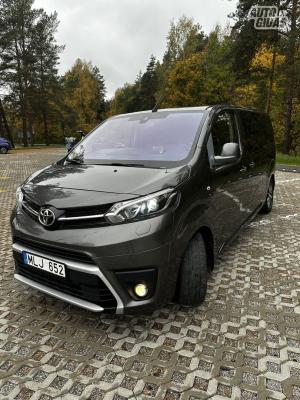 Grey Toyota proace-verso 2019 in Vilnius, with an engine capacity of 2.00 L and mileage of 260 thousand km for 20600 €, photo 10 on AUTOMOTO.COM.LV