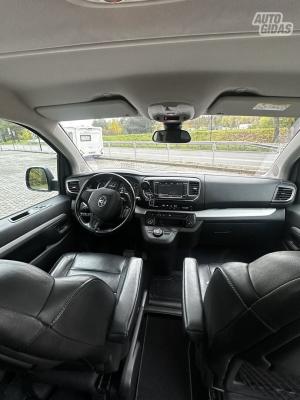 Grey Toyota proace-verso 2019 in Vilnius, with an engine capacity of 2.00 L and mileage of 260 thousand km for 20600 €, photo 24 on AUTOMOTO.COM.LV