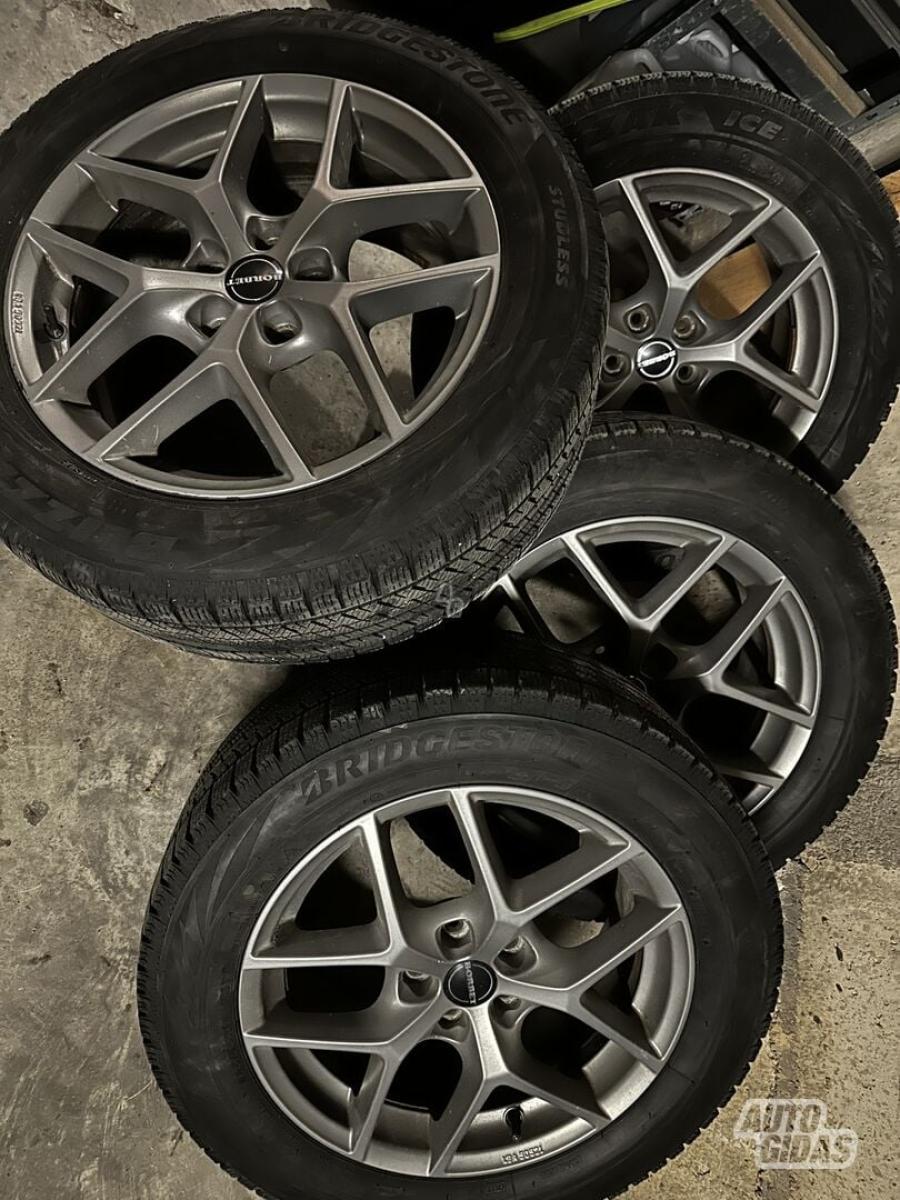 Grey Toyota proace-verso 2019 in Vilnius, with an engine capacity of 2.00 L and mileage of 260 thousand km for 20600 €, photo 27 on AUTOMOTO.COM.LV