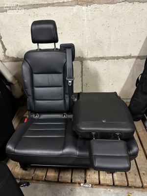 Grey Toyota proace-verso 2019 in Vilnius, with an engine capacity of 2.00 L and mileage of 260 thousand km for 20600 €, photo 28 on AUTOMOTO.COM.LV