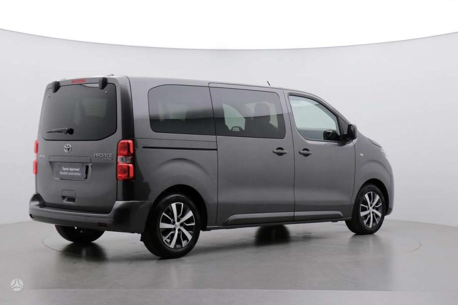 Grey Toyota proace-verso 2024 in Vilnius, with an engine capacity of 2.00 L and mileage of 63 thousand km for 34900 €, photo 3 on AUTOMOTO.COM.LV