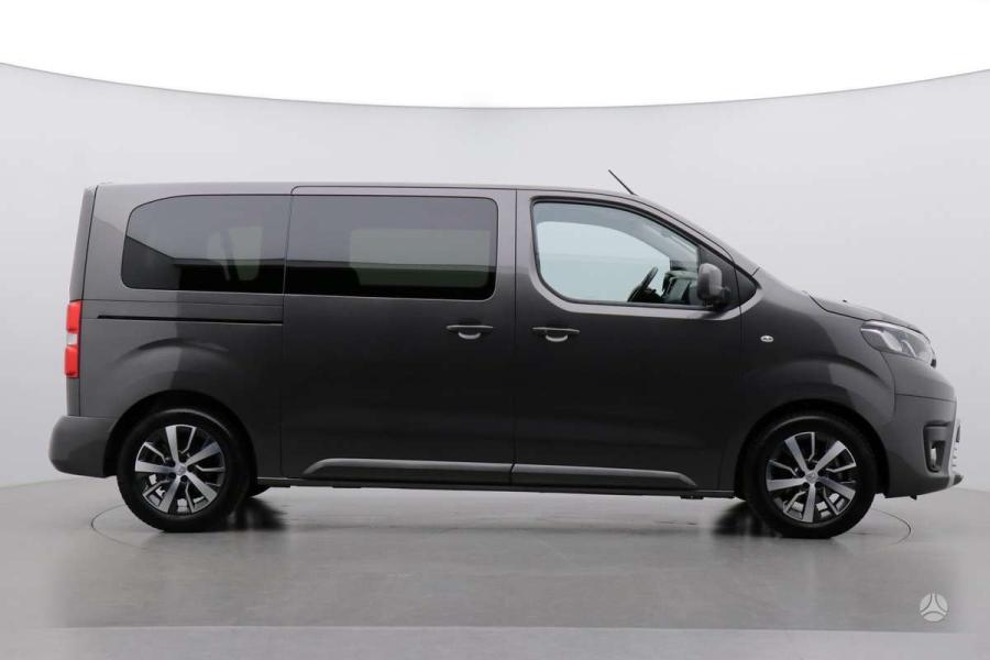 Grey Toyota proace-verso 2024 in Vilnius, with an engine capacity of 2.00 L and mileage of 63 thousand km for 34900 €, photo 18 on AUTOMOTO.COM.LV