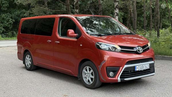 Red Toyota proace-verso 2017 in Vilnius, with an engine capacity of 2.00 L and mileage of 177 thousand km for 13400 €, photo 4 on AUTOMOTO.COM.LV