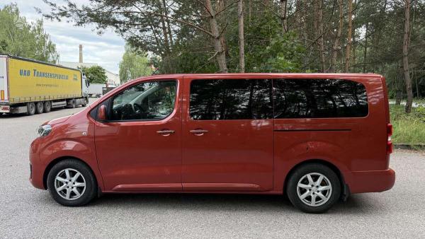 Red Toyota proace-verso 2017 in Vilnius, with an engine capacity of 2.00 L and mileage of 177 thousand km for 13400 €, photo 6 on AUTOMOTO.COM.LV