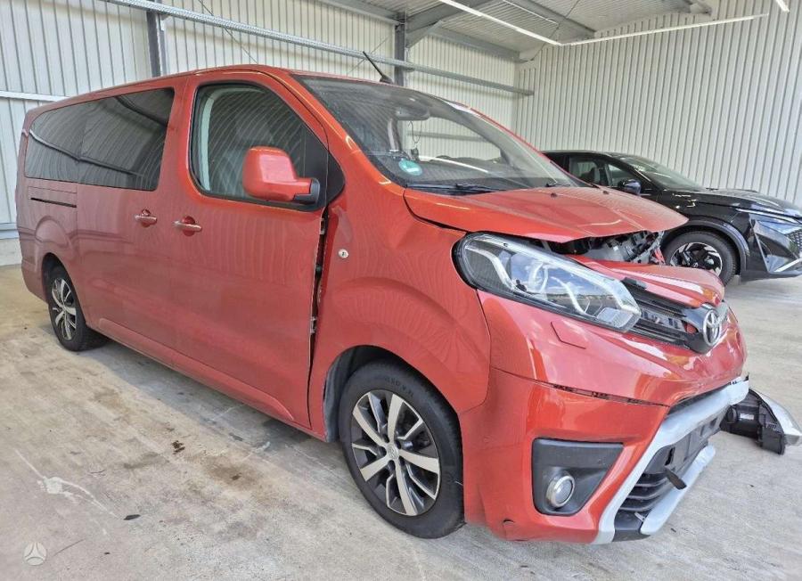Sarkans Toyota proace-verso 2021 Klaipėda, ar dzinēja tilpumu 2.00 L un nobraukumu 136 tūkst. km par 8000 €, foto 3 vietnē AUTOMOTO.COM.LV