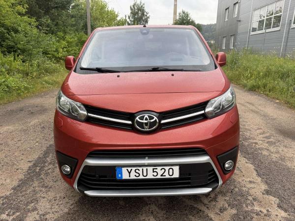 Sarkans Toyota proace-verso 2017 Viļņa, ar dzinēja tilpumu 2.00 L un nobraukumu 176 tūkst. km par 9900 €, foto 2 vietnē AUTOMOTO.COM.LV