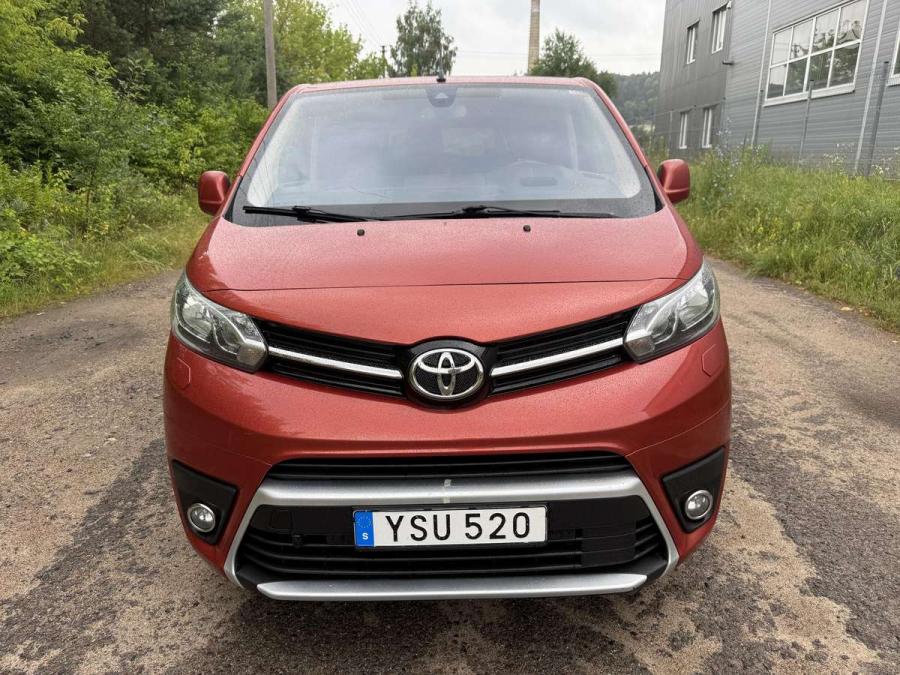 Красный Тойота Proace Verso 2017 в Вильнюс, объемом двигателя 2.00 л и пробегом 176 тыс. км за 9900 €, фото 3 на AUTOMOTO.COM.LV