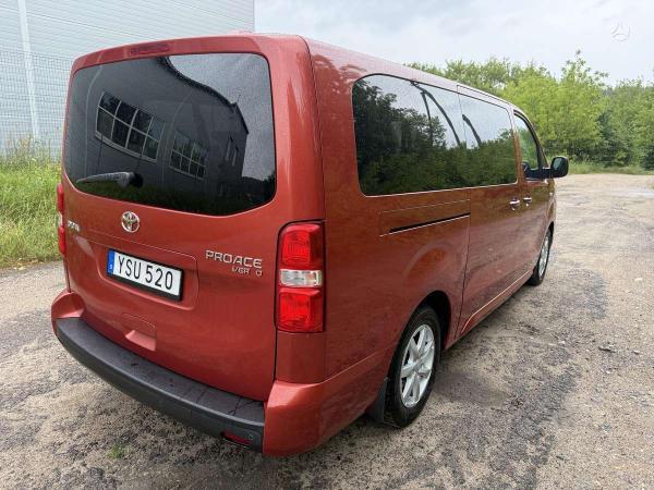 Sarkans Toyota proace-verso 2017 Viļņa, ar dzinēja tilpumu 2.00 L un nobraukumu 176 tūkst. km par 9900 €, foto 5 vietnē AUTOMOTO.COM.LV