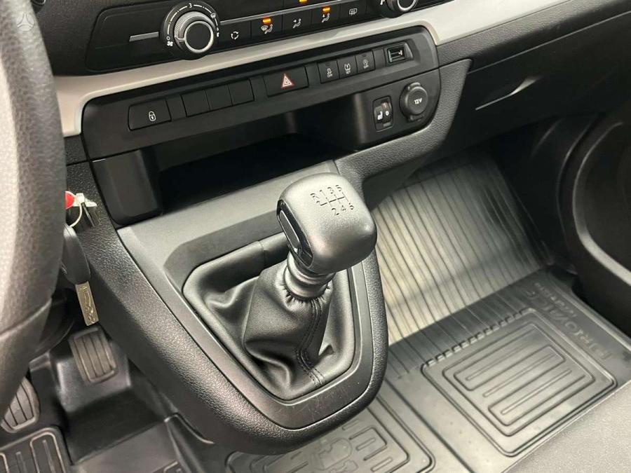 Белый Тойота Proace Verso 2017 в Паневежис, объемом двигателя 2.00 л и пробегом 128 тыс. км за 19990 €, фото 28 на AUTOMOTO.COM.LV