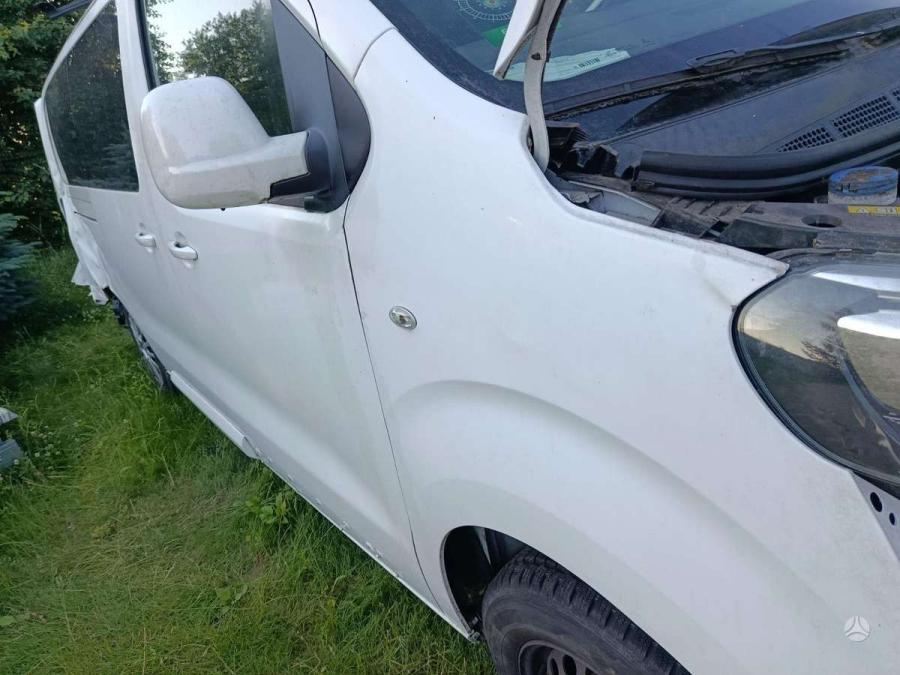Balts Toyota proace-verso 2019 Viļņa, ar dzinēja tilpumu 1.50 L un nobraukumu 48 tūkst. km par 12100 €, foto 3 vietnē AUTOMOTO.COM.LV