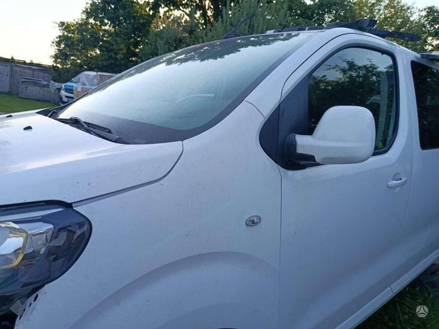 Balts Toyota proace-verso 2019 Viļņa, ar dzinēja tilpumu 1.50 L un nobraukumu 48 tūkst. km par 12100 €, foto 4 vietnē AUTOMOTO.COM.LV