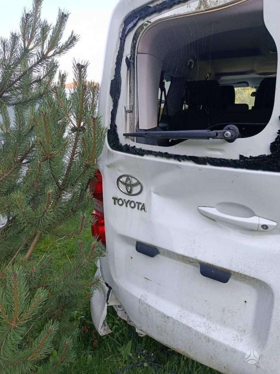 Balts Toyota proace-verso 2019 Viļņa, ar dzinēja tilpumu 1.50 L un nobraukumu 48 tūkst. km par 12100 €, foto 6 vietnē AUTOMOTO.COM.LV
