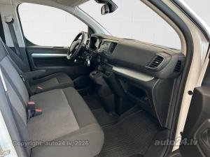 White Toyota Proace 2022 in Parnu, with an engine capacity of 2.00 L and mileage of 146 thousand km for 27490 €, photo 7 on AUTOMOTO.COM.LV