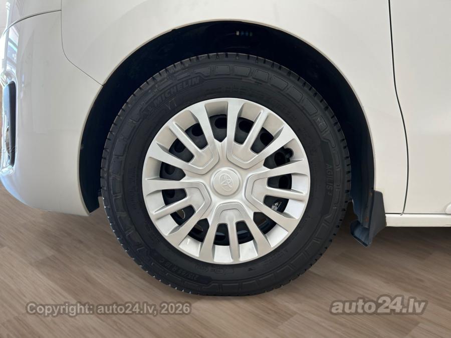 White Toyota Proace 2022 in Parnu, with an engine capacity of 2.00 L and mileage of 146 thousand km for 27490 €, photo 15 on AUTOMOTO.COM.LV