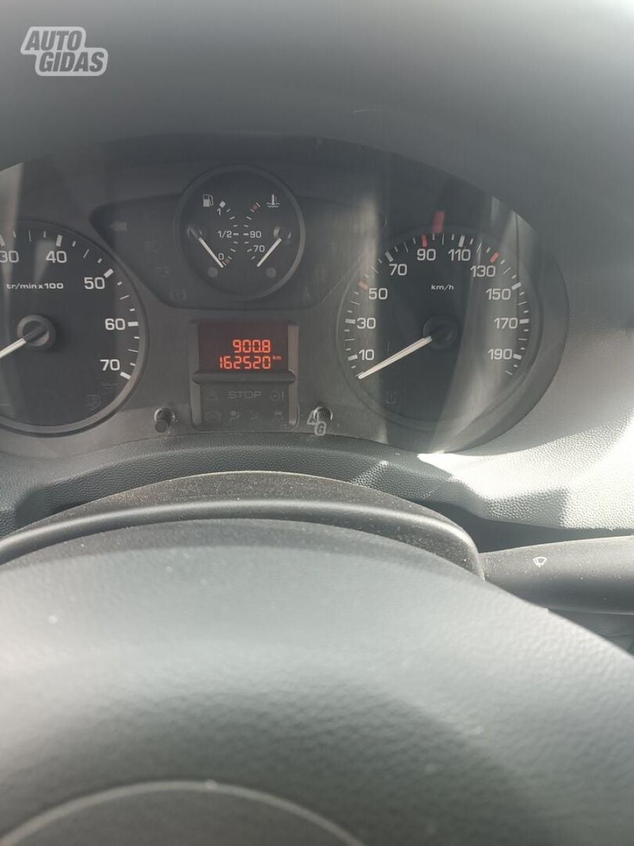 White Toyota Proace 2015 in Kaunas, with an engine capacity of 2.00 L and mileage of 162 thousand km for 4000 €, photo 11 on AUTOMOTO.COM.LV