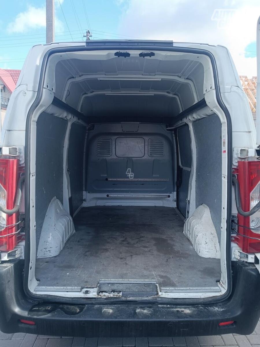 White Toyota Proace 2015 in Kaunas, with an engine capacity of 2.00 L and mileage of 162 thousand km for 4000 €, photo 12 on AUTOMOTO.COM.LV