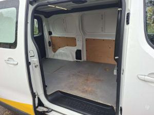 Balts Toyota Proace 2017 Raseiniai, ar dzinēja tilpumu 1.60 L un nobraukumu 239 tūkst. km par 8150 €, foto 12 vietnē AUTOMOTO.COM.LV