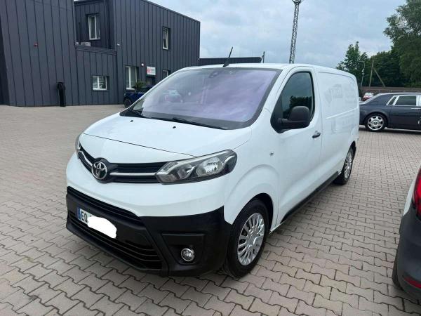 Balts Toyota Proace 2017 Kauņa, ar dzinēja tilpumu 1.60 L un nobraukumu 228 tūkst. km par 5450 €, foto 1 vietnē AUTOMOTO.COM.LV