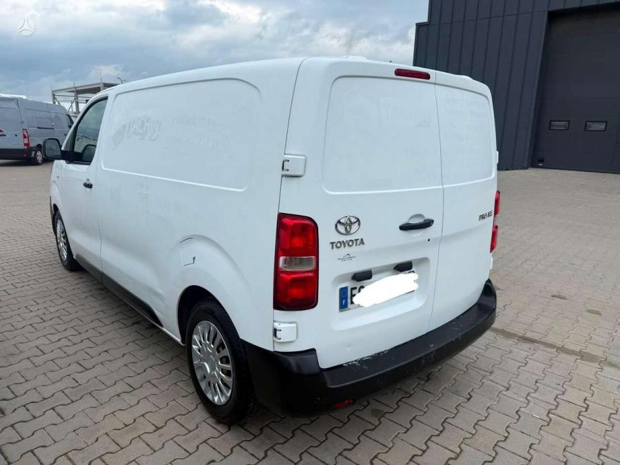 White Toyota Proace 2017 in Kaunas, with an engine capacity of 1.60 L and mileage of 228 thousand km for 5450 €, photo 10 on AUTOMOTO.COM.LV