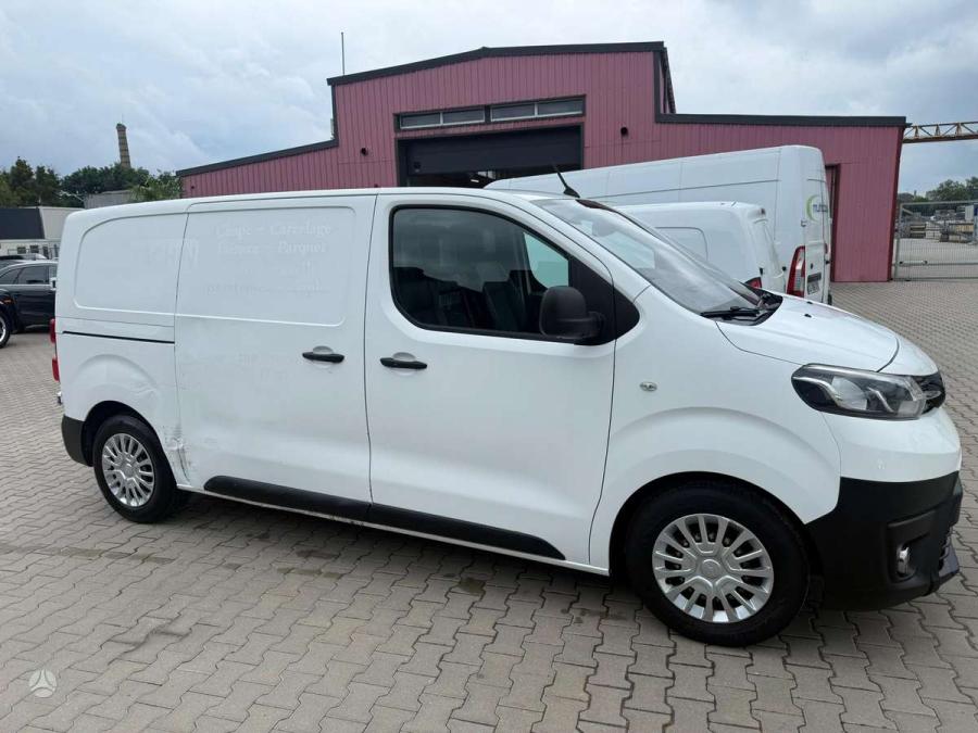 White Toyota Proace 2017 in Kaunas, with an engine capacity of 1.60 L and mileage of 228 thousand km for 5450 €, photo 13 on AUTOMOTO.COM.LV