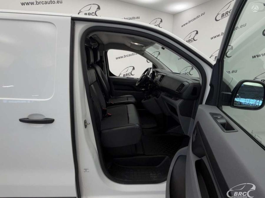 White Toyota Proace 2018 in Vilnius, with an engine capacity of 1.56 L and mileage of 160 thousand km for 8600 €, photo 6 on AUTOMOTO.COM.LV