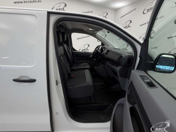 Balts Toyota Proace 2018 Viļņa, ar dzinēja tilpumu 1.56 L un nobraukumu 160 tūkst. km par 7900 €, foto 5 vietnē AUTOMOTO.COM.LV
