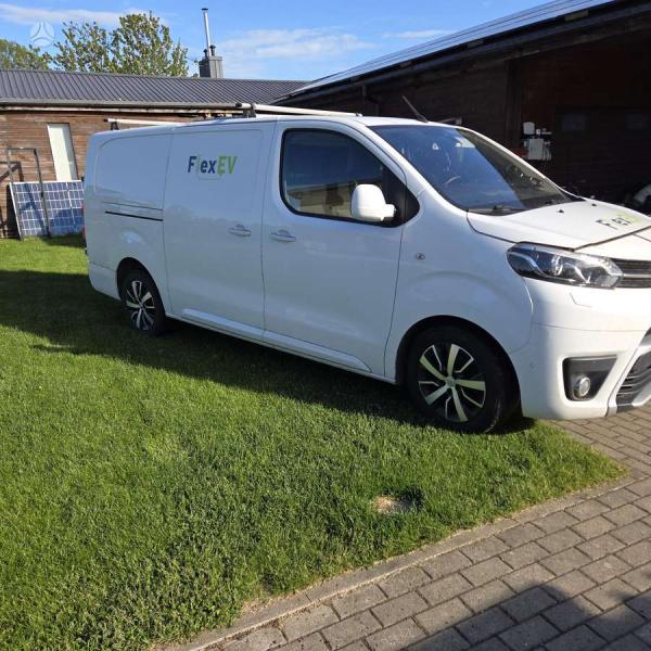 Balts Toyota Proace 2018 Viļņa, ar dzinēja tilpumu 2.00 L un nobraukumu 296 tūkst. km par 7000 €, foto 3 vietnē AUTOMOTO.COM.LV