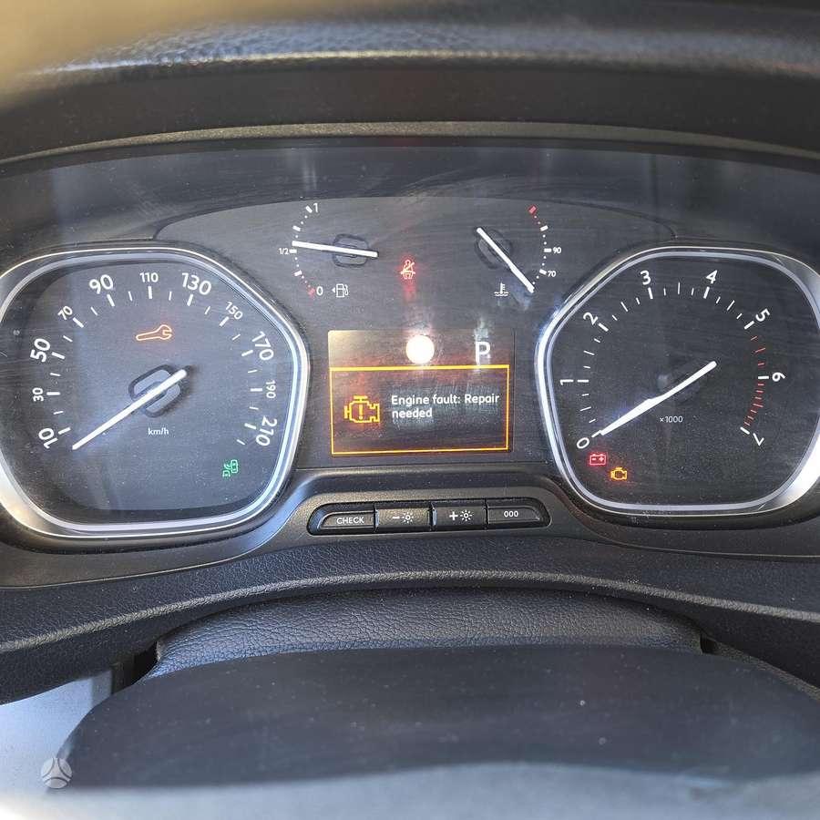 White Toyota Proace 2018 in Vilnius, with an engine capacity of 2.00 L and mileage of 296 thousand km for 7000 €, photo 13 on AUTOMOTO.COM.LV
