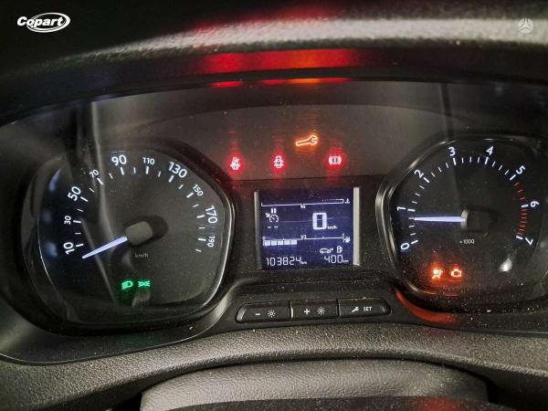 White Toyota Proace 2019 in Utena, with an engine capacity of 2.00 L and mileage of 100 thousand km for 8591 €, photo 6 on AUTOMOTO.COM.LV