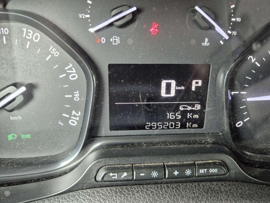 Balts Toyota Proace 2019 Tauragė, ar dzinēja tilpumu 2.00 L un nobraukumu 295 tūkst. km par 8500 €, foto 18 vietnē AUTOMOTO.COM.LV