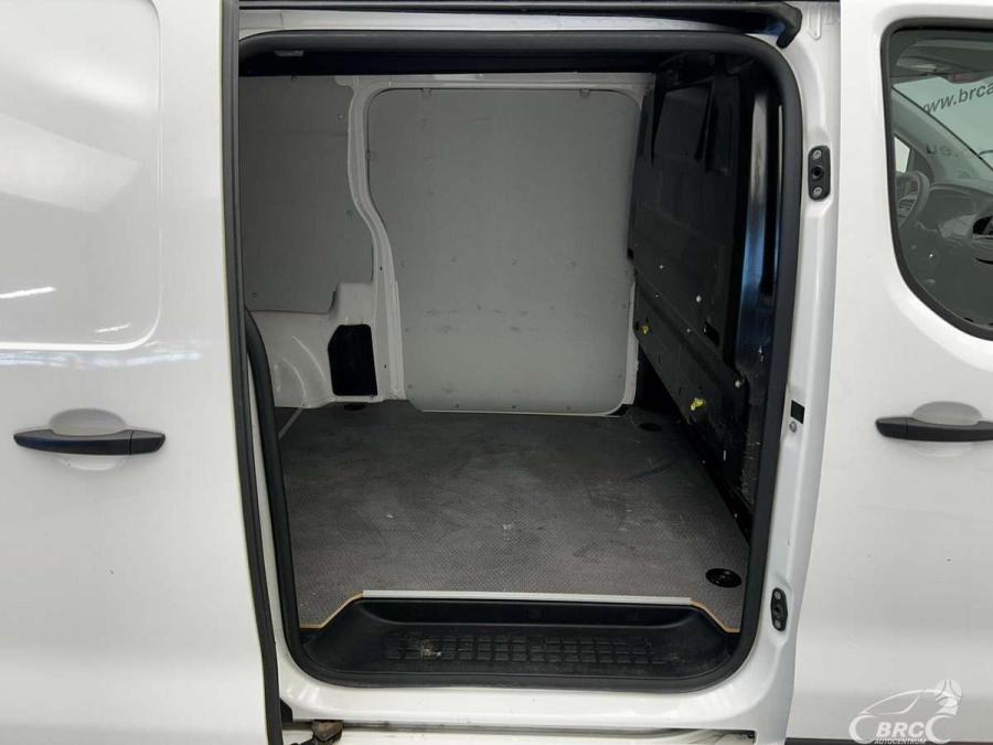 White Toyota Proace 2021 in Vilnius, with an engine capacity of 2.00 L and mileage of 113 thousand km for 11900 €, photo 17 on AUTOMOTO.COM.LV
