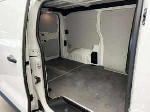 White Toyota Proace 2021 in Vilnius, with an engine capacity of 2.00 L and mileage of 113 thousand km for 11900 €, photo 18 on AUTOMOTO.COM.LV