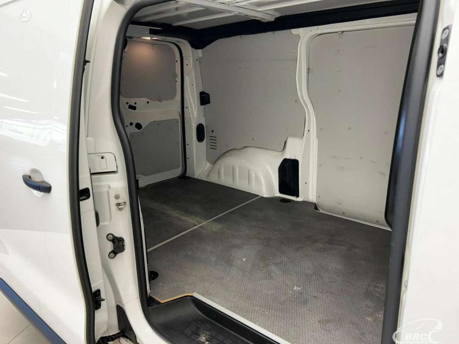 White Toyota Proace 2021 in Vilnius, with an engine capacity of 2.00 L and mileage of 113 thousand km for 11900 €, photo 18 on AUTOMOTO.COM.LV