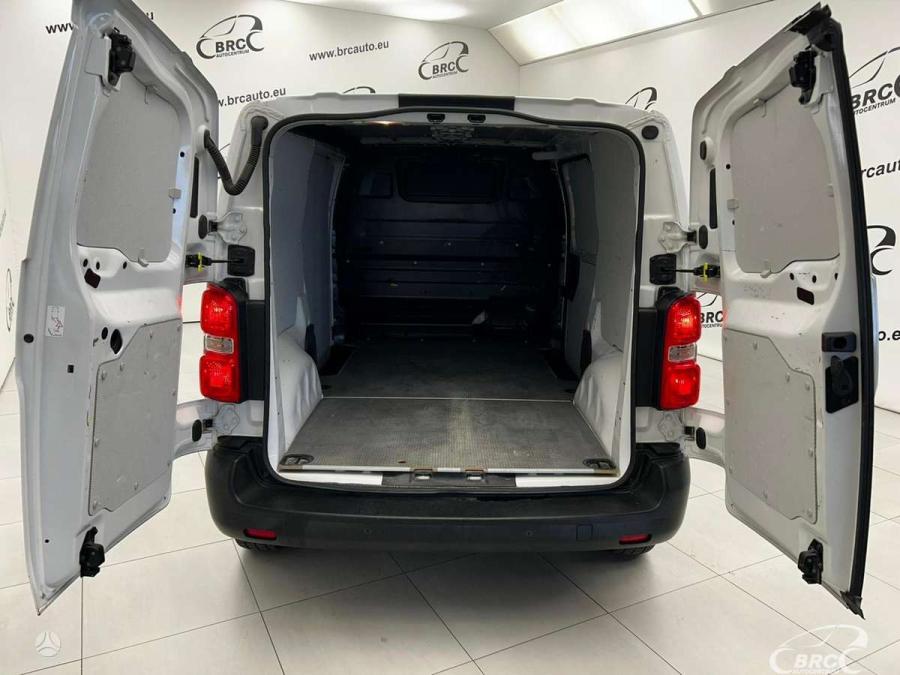 White Toyota Proace 2021 in Vilnius, with an engine capacity of 2.00 L and mileage of 113 thousand km for 11900 €, photo 22 on AUTOMOTO.COM.LV